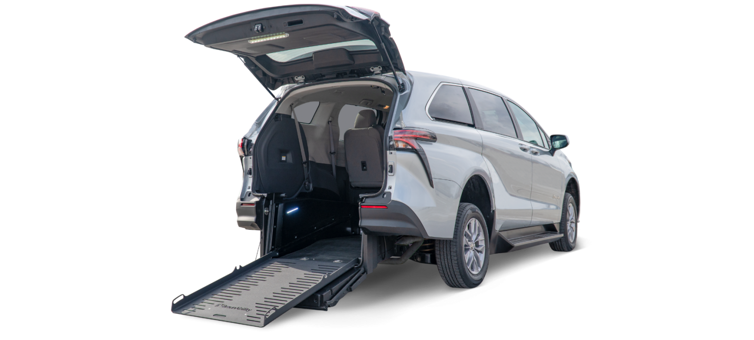 Toyota Sienna Wheelchair Van - BraunAbility Power In-Floor