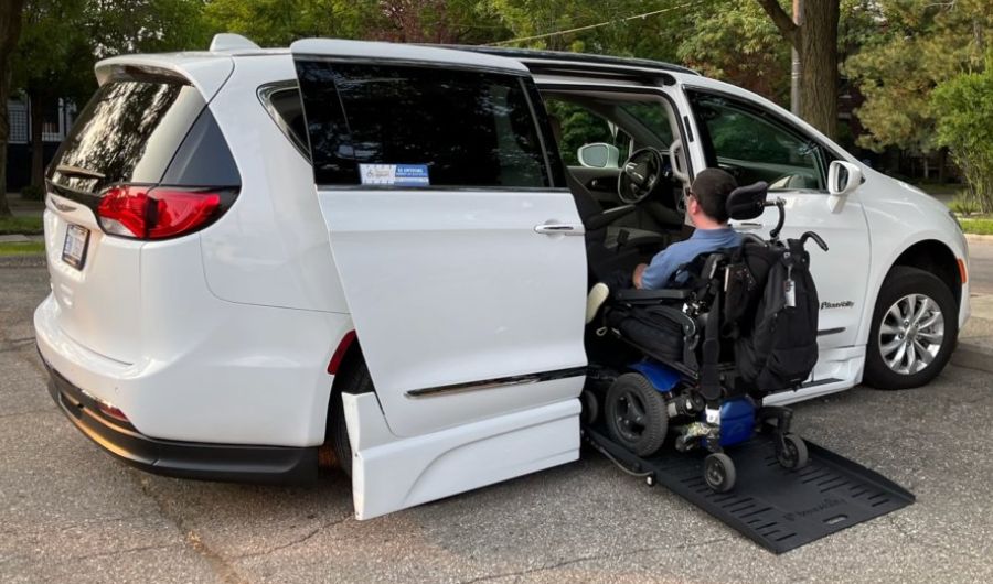 Detroit Metro Airport (DTW) - Wheelchair Van Rental